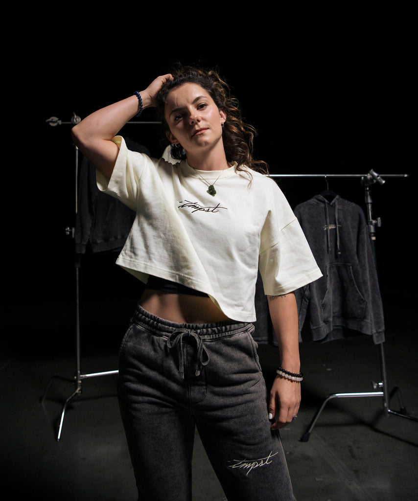 Signature Crop Tee (cream) | TEMPEST FREERUNNING